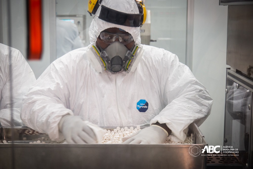 Com apoio do Brasil, Moçambique fortalece produção de medicamentos ...