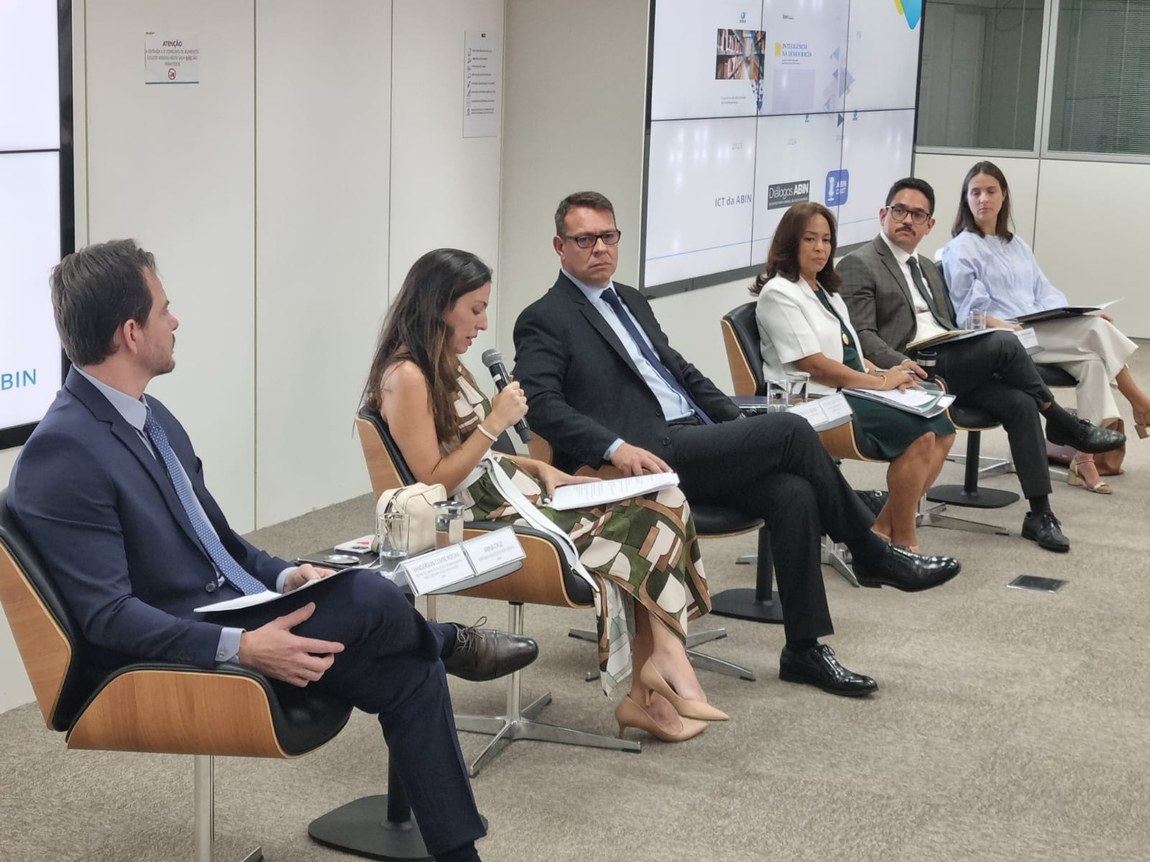 Diretores da ABIN apresentam “Desafios da Inteligência” na Enap ...