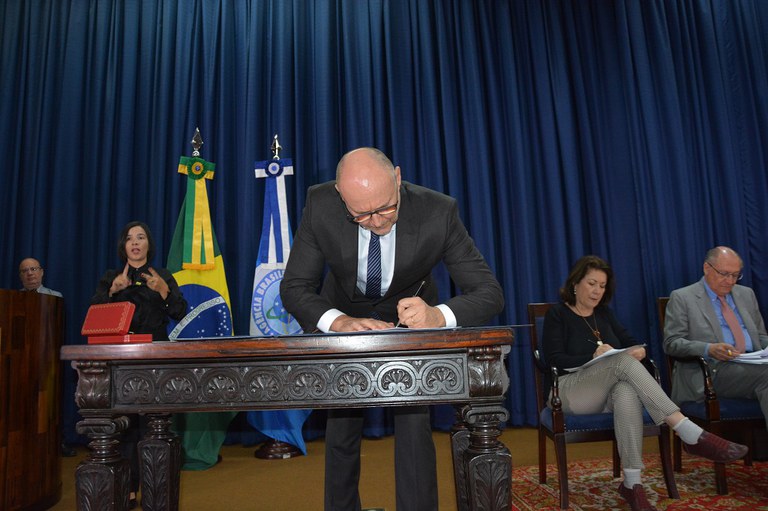 Vice-presidente parabeniza servidores da ABIN pelo Dia do Profissional ...