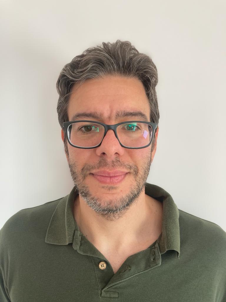 Entrevista com Érico Nogueira, novo curador da Revista Poesia Sempre ...