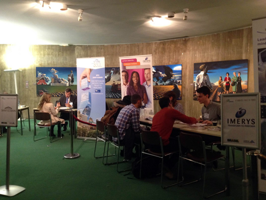 Bolsistas do CsF participam de Fórum de Estágios na França — CAPES