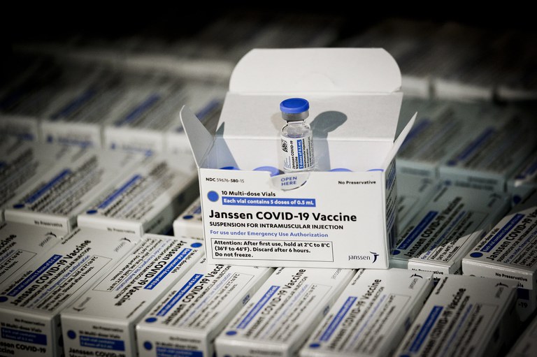 Brasil recebe 3 milhões de doses de vacina Covid-19 da Janssen doadas pelos Estados Unidos ...
