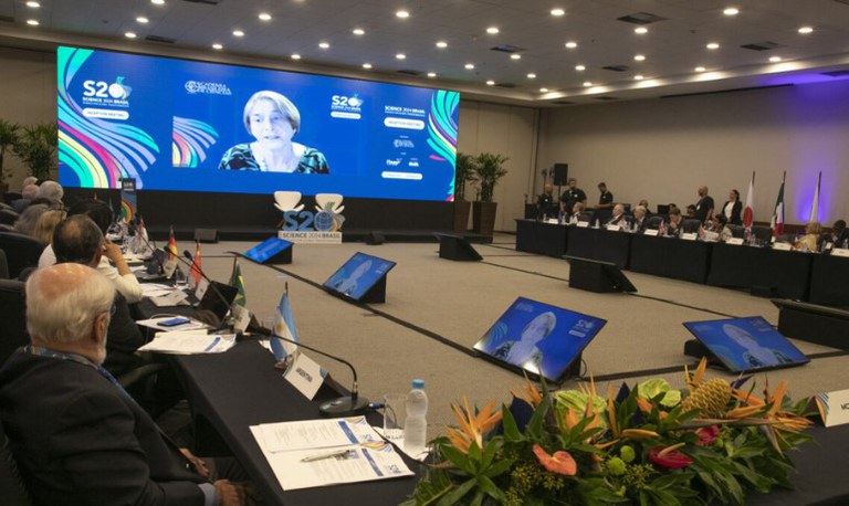 Science 20 debate no Rio transformações em ciência e tecnologia ...