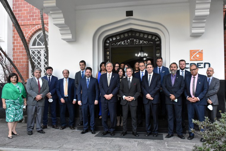 Em programação oficial no Brasil, diretor-geral da AIEA visita MCTI e ...
