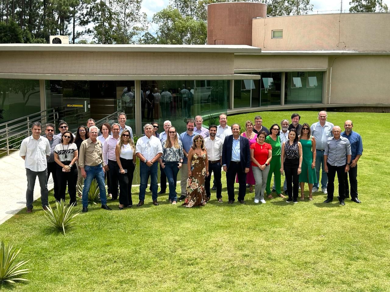 Reunião de dirigentes no LAPOC/CNEN tem apresentação e debate sobre ...