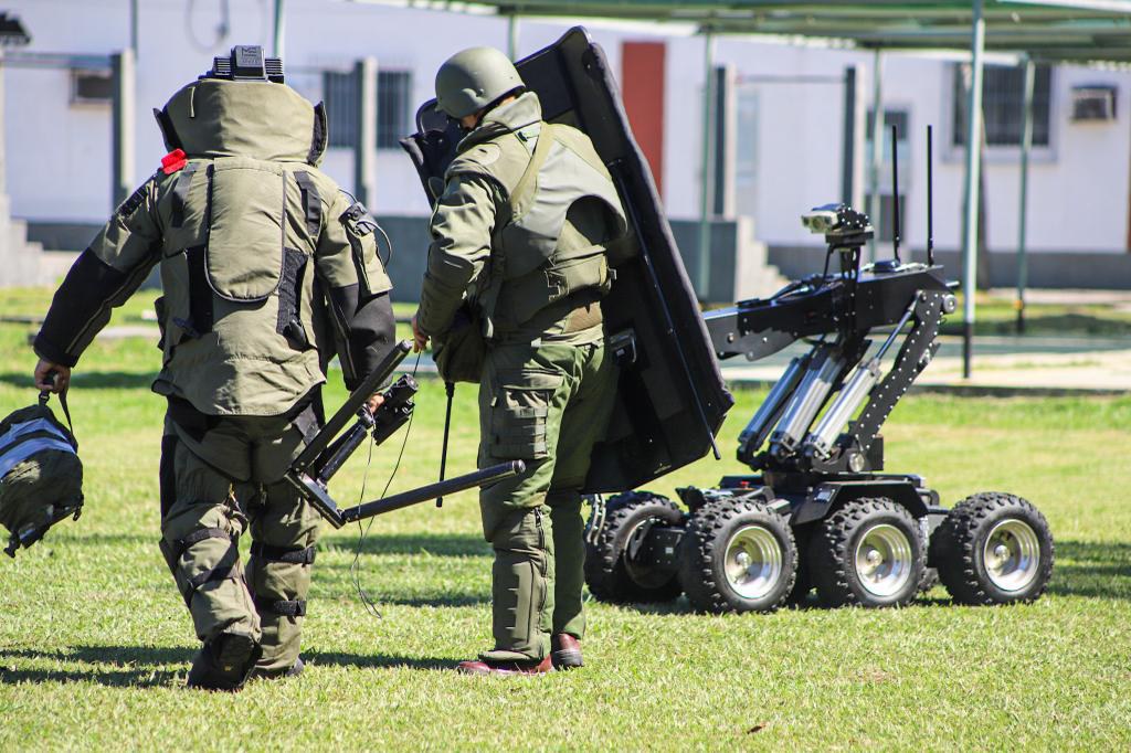 MD acompanha demonstração de tropa com certificação inédita para ...
