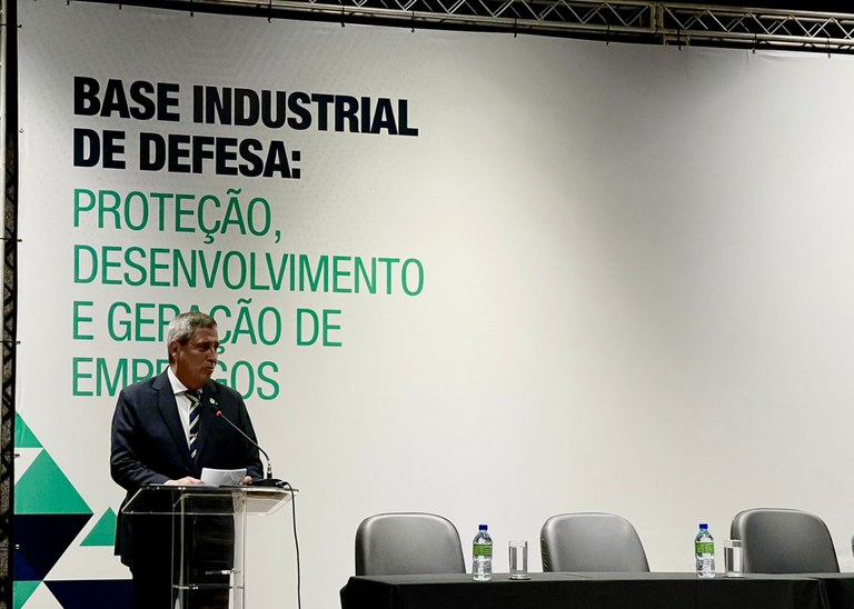Defesa supera 1,5 bilhão de dólares em exportações em 2021 — Ministério ...