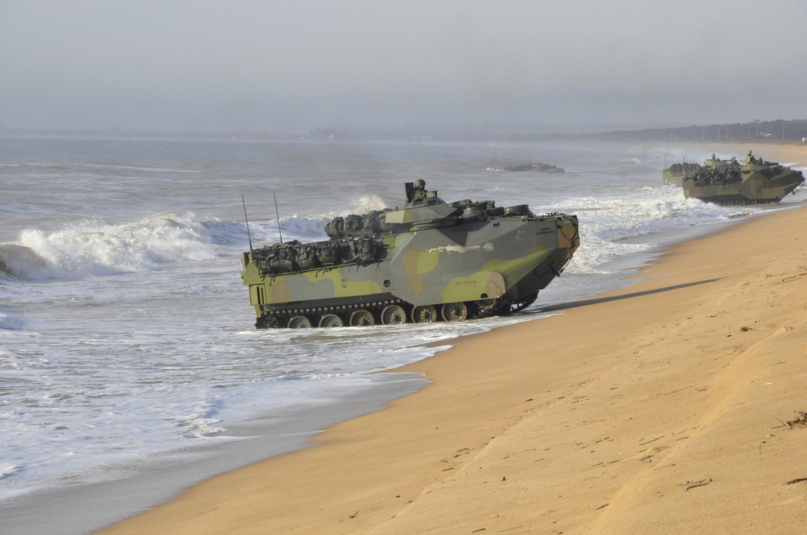 Manual de Operações Anfíbias está disponível para consultas ...