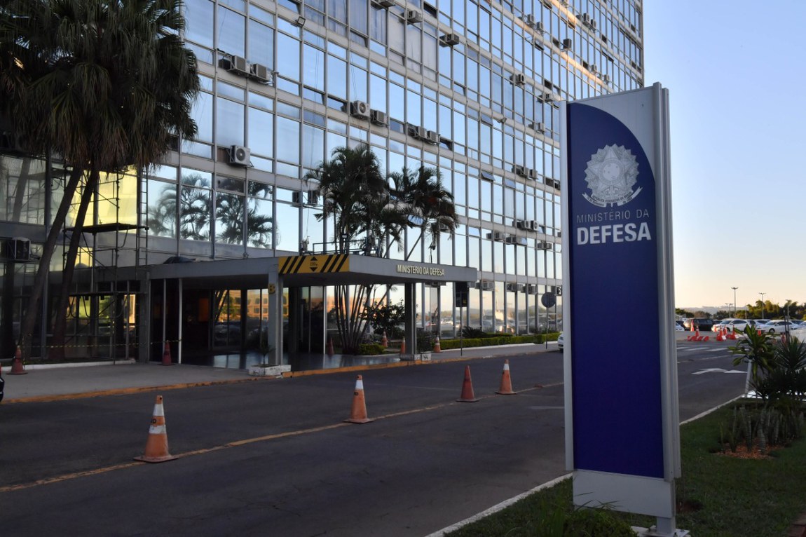 Defesa completa 21 anos integrando as Forças Armadas e garantindo a ...