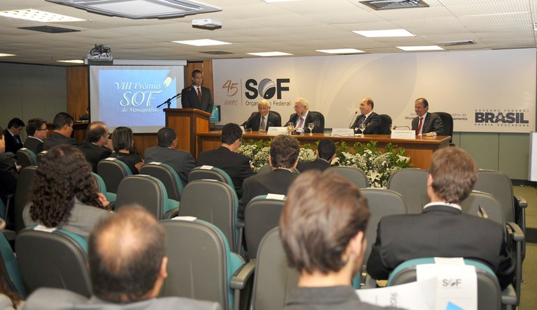 SOF completa 45 anos e premia pesquisas sobre Orçamento Público ...