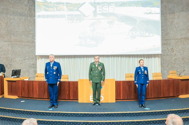 Escola Superior de Defesa tem nova Comandante — Escola Superior de Defesa - ESD