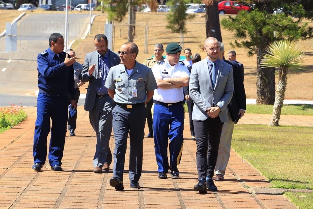 Novo diretor do Centro W J Perry visita a ESD — Escola Superior de ...