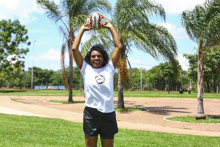 Do gramado ao governo: a trajetória de Michael Jackson na promoção das ...