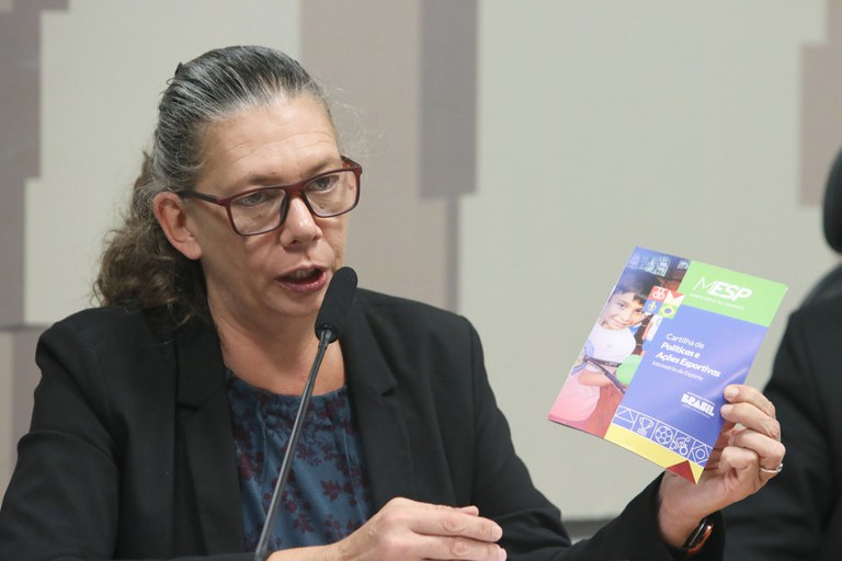 No Senado, Ana Moser apresenta a membros da Comissão de Esporte planos ...