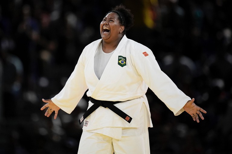 Beatriz Souza traz para o Brasil o primeiro ouro olímpico — Ministério do Esporte