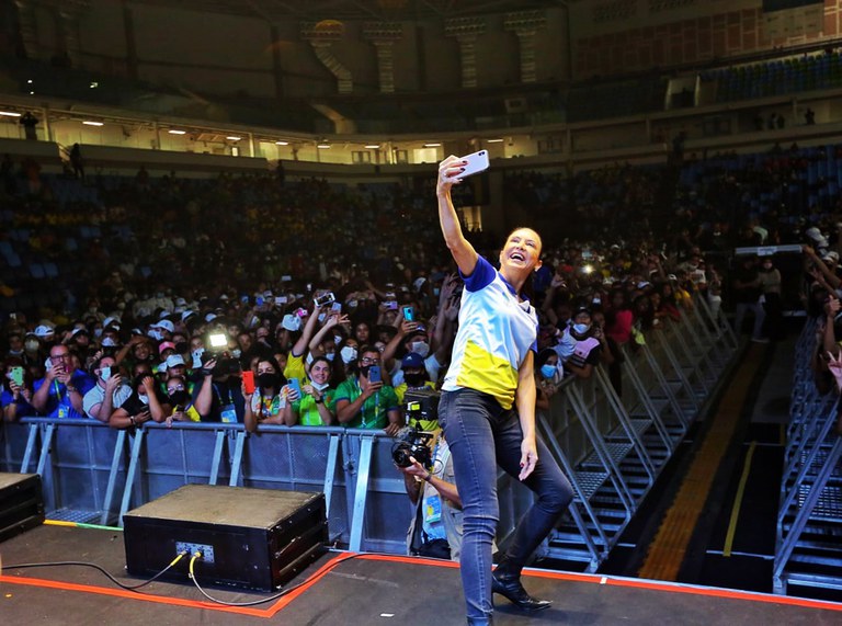 Ao som da banda Melin, Arena Carioca 1 recebe a festa de encerramento ...