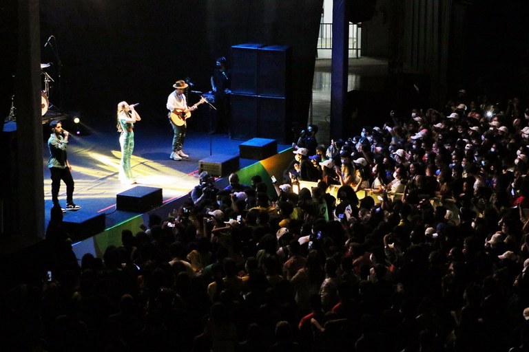 Ao som da banda Melin, Arena Carioca 1 recebe a festa de encerramento ...