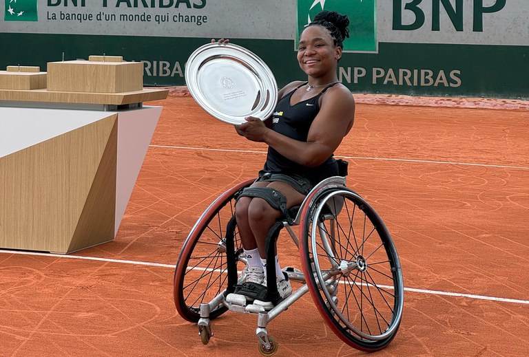Vitória Miranda conquista títulos em simples e duplas no Roland Garros ...