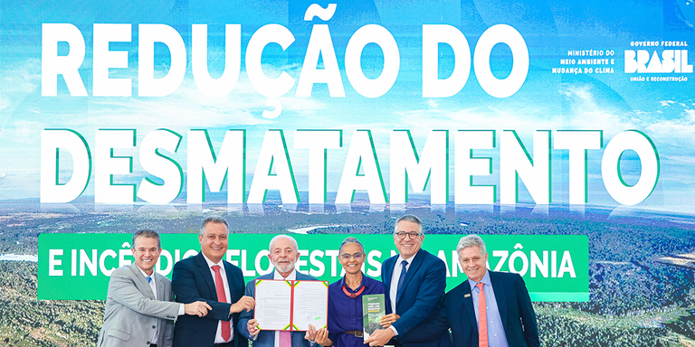 Lula assina decreto que reconfigura o Conselho Consultivo do FNDF ...