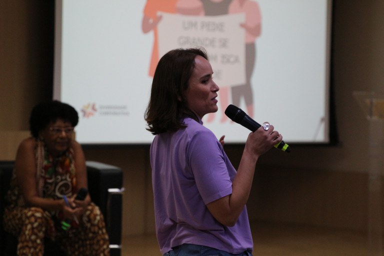 Cida Bento realiza palestra no FNDE sobre equidade nas instituições ...