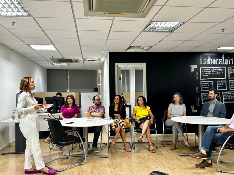 FNDE recebe comitiva de especialistas para aprimorar o programa do ...