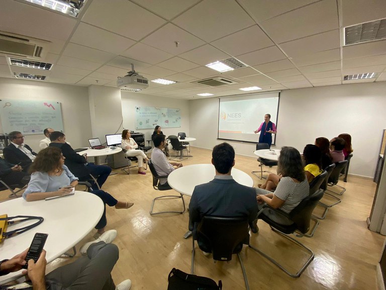 FNDE recebe comitiva de especialistas para aprimorar o programa do ...