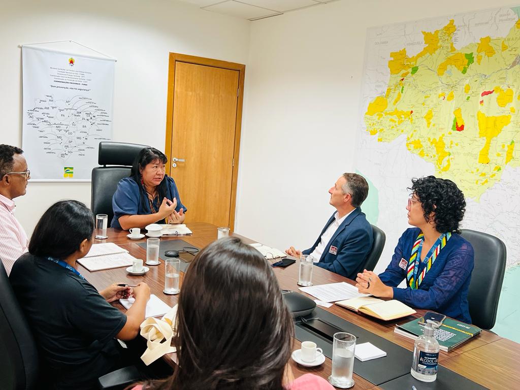 Em reunião, presidente da Funai discute ações voltadas a indígenas ...