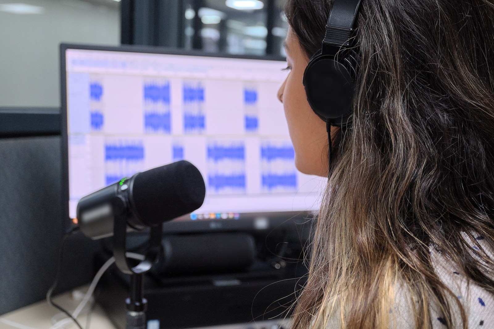 G20 expands outreach through trilingual radio bulletins in partnership ...