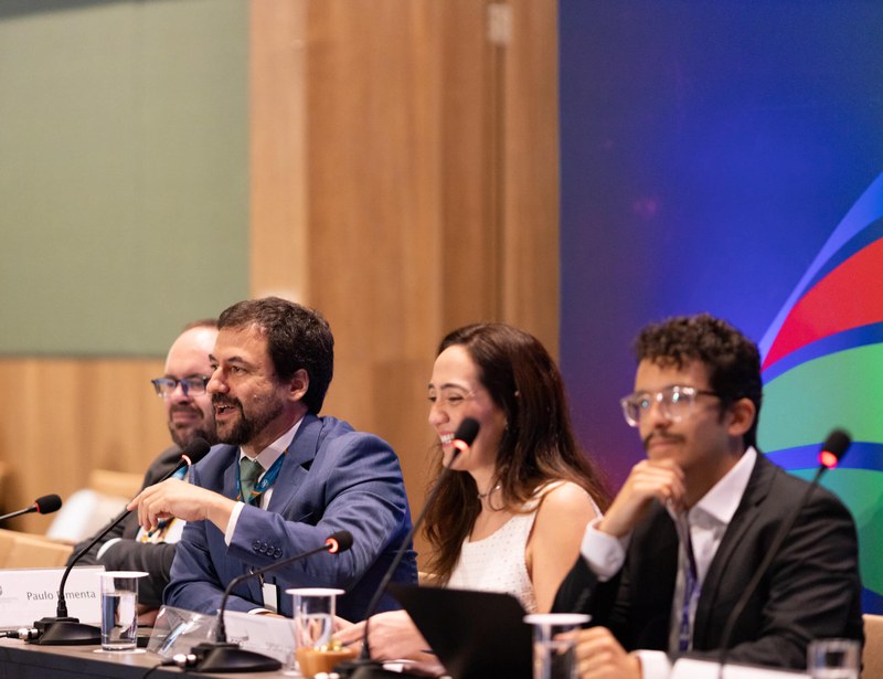João Brant: “Excesso de desinformação afeta o direito de acesso à ...