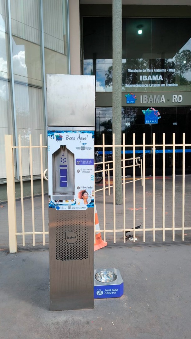 2025-05-21 Bebedouro em frente à sede do Ibama-RO com oferta de água 24 ...