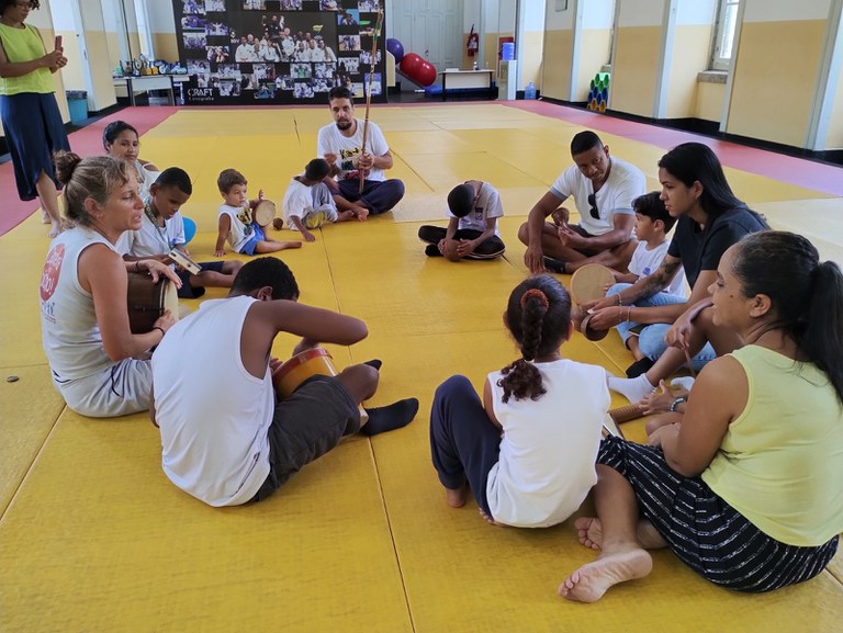 Alunos do ensino fundamental têm manhã de capoeira — IBC