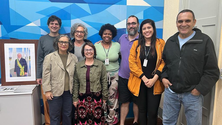 Representantes do INES visitam IBC — IBC