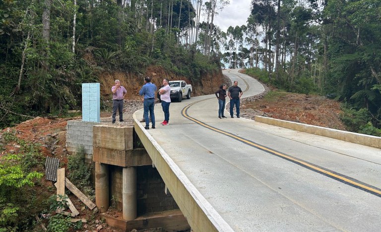 Comunidade Cafuza já usufrui de estrada pavimentada em José Boiteux (SC ...