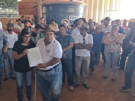 Famílias assentadas em Unaí (MG) recebem títulos definitivos da terra — Incra