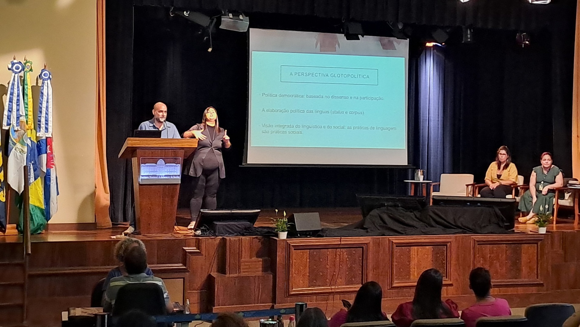 20230427_forum2.jpg — Instituto Nacional de Educação de Surdos - INES