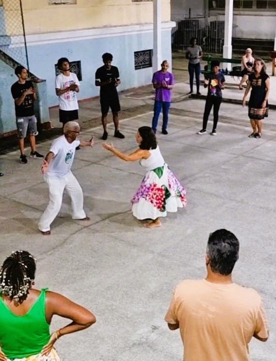 Alunos do INES participam de oficinas do Jongo da Serrinha — Instituto ...