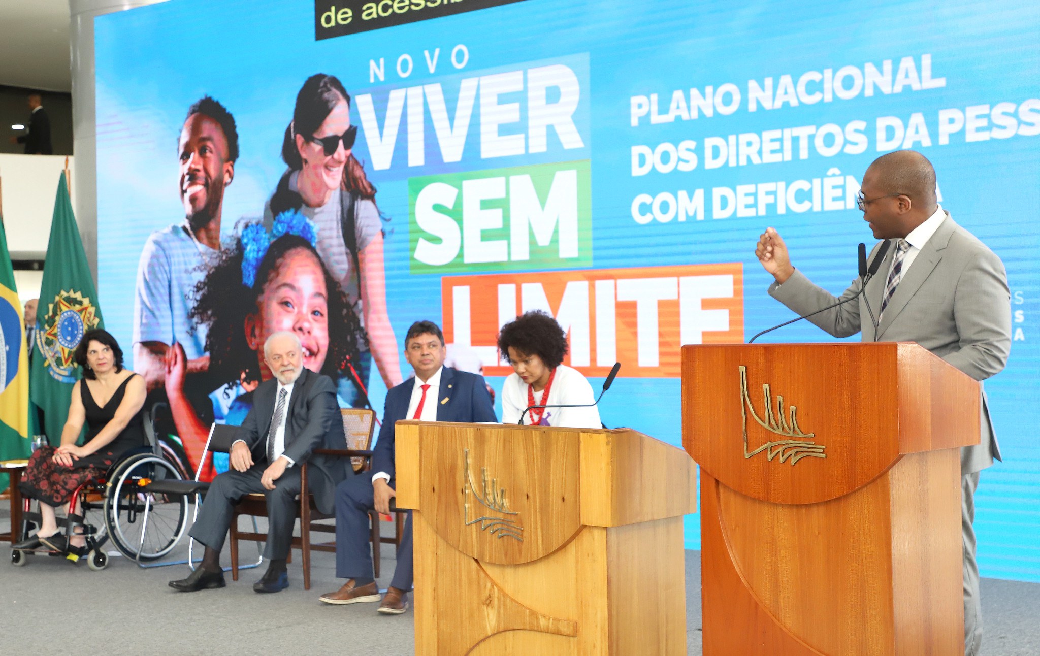 Representantes do INES participam de lançamento do Novo Viver Sem ...