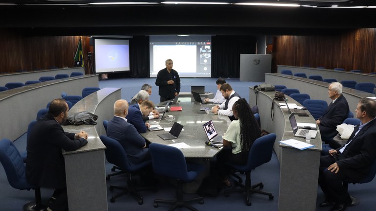 INPE sedia encontro internacional sobre sistemas de dados espaciais ...