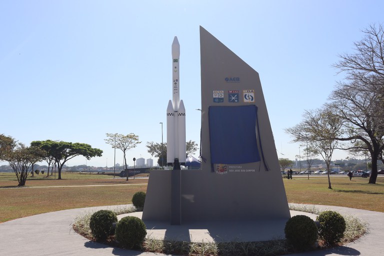 IMG_6262.JPG — Instituto Nacional de Pesquisas Espaciais
