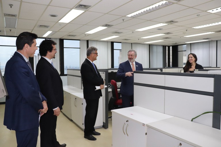 Secretário executivo do MDIC se reúne com diretoria do INPI — Instituto ...