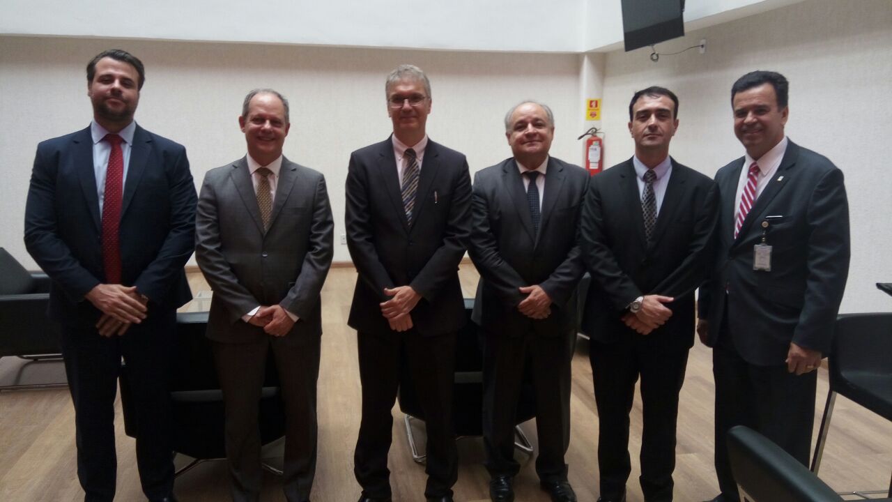 Secretário-Executivo da Casa Civil conhece as instalações do ITI ...