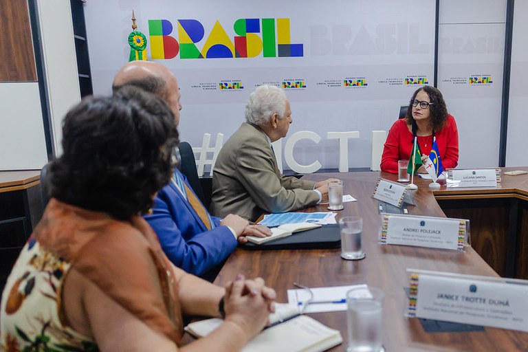 Instituto Nacional de Pesquisas Oceânicas apresenta projetos a ministra Luciana Santos ...
