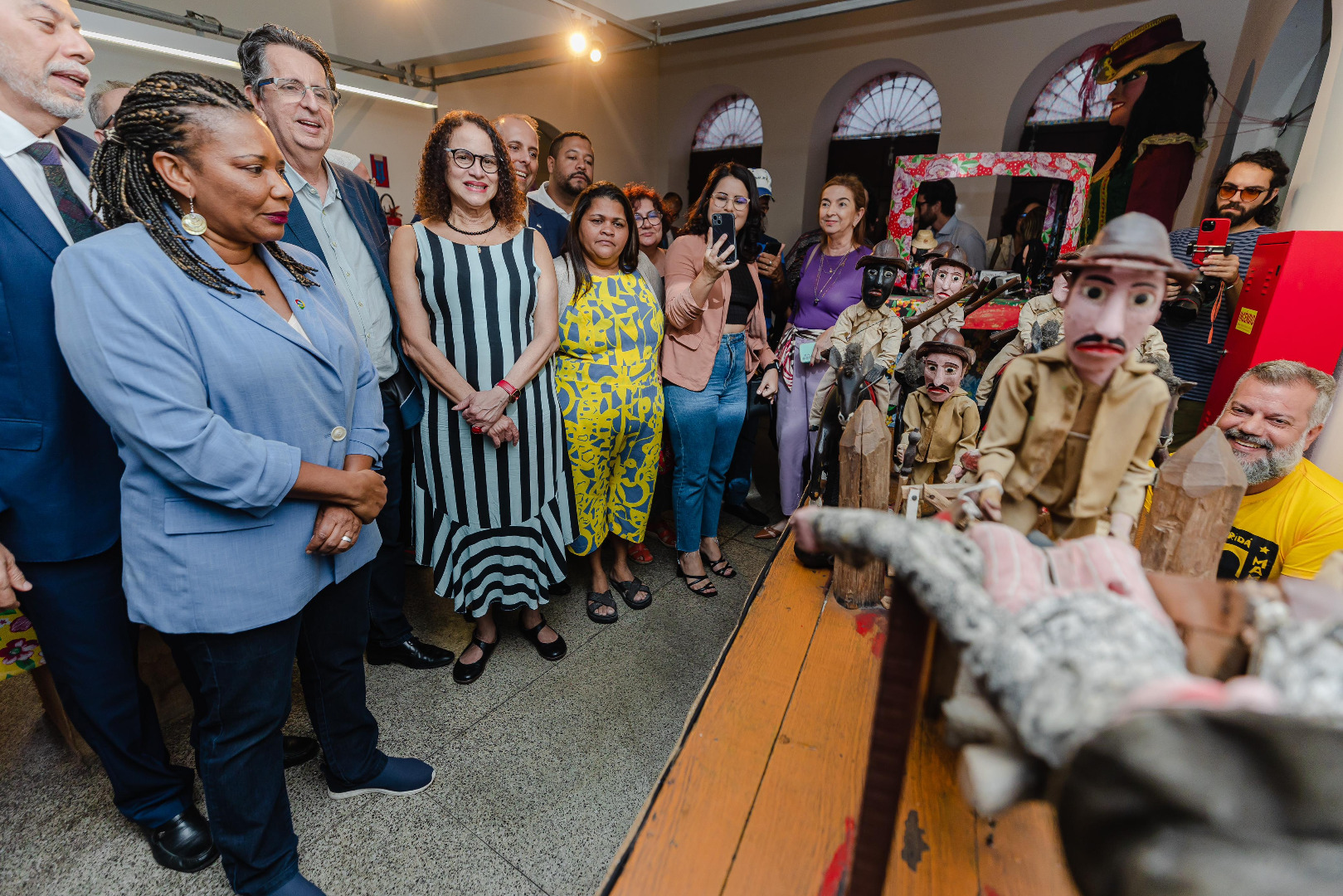 Ministra Luciana Santos anuncia R$ 250 milhões para recuperar e preservar patrimônio científico ...