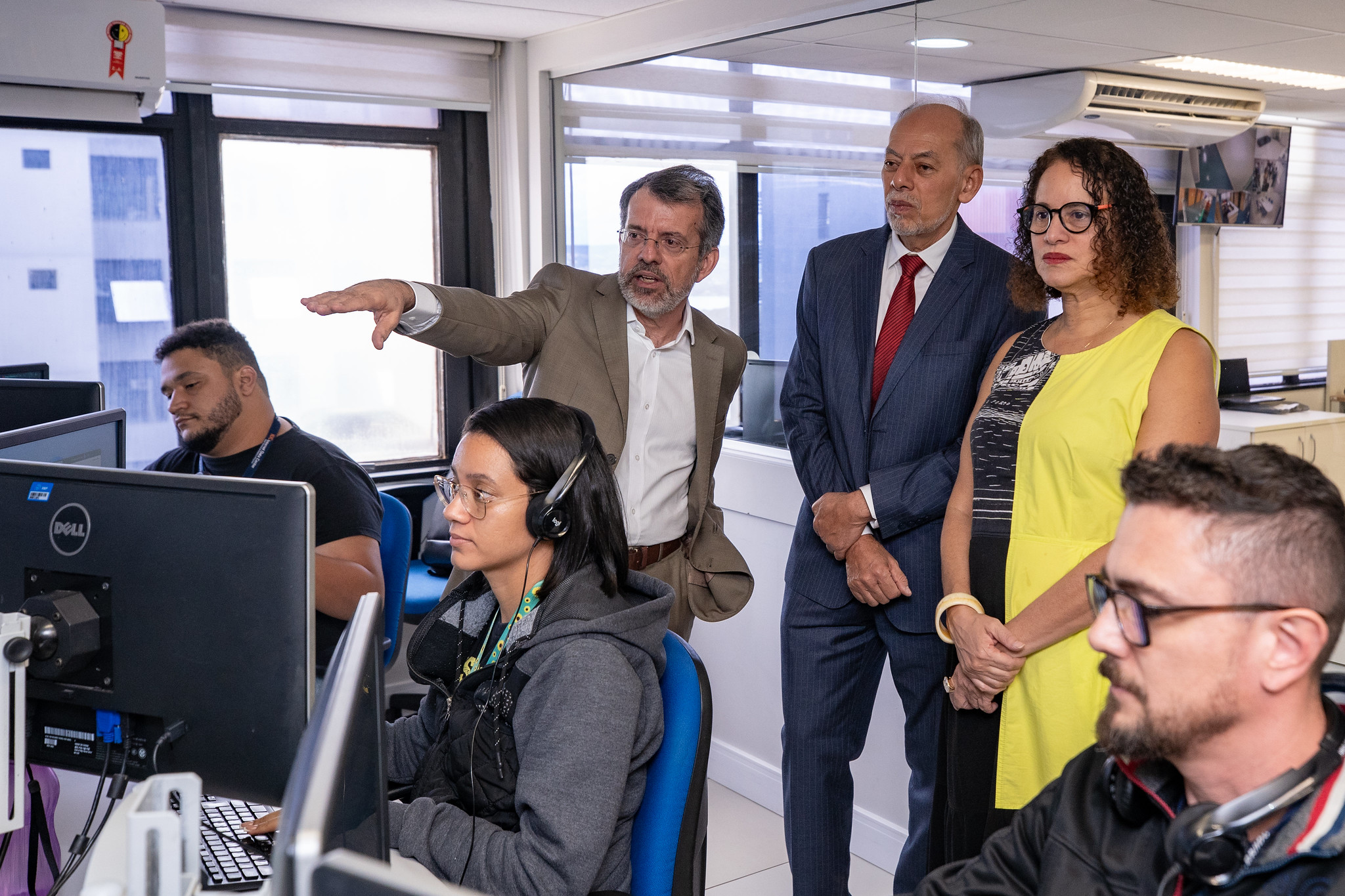 Em visita a RNP, Luciana Santos confere a expansão das Infovias e do programa Conecta ...