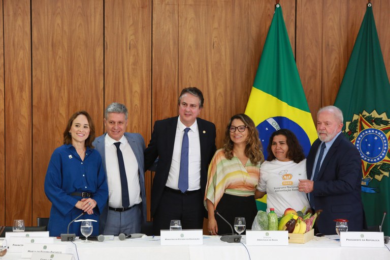 O Programa Nacional de Alimentação Escolar (PNAE) voltou com força ...