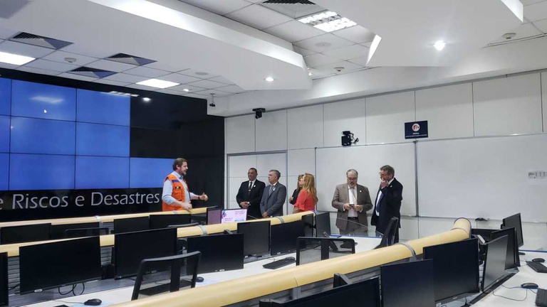 Representantes de Argentina e Paraguai conhecem estrutura e ações do ...