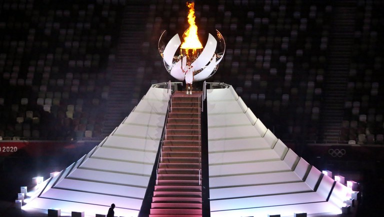Pira olímpica é acesa e Jogos de Tóquio estão abertos oficialmente ...