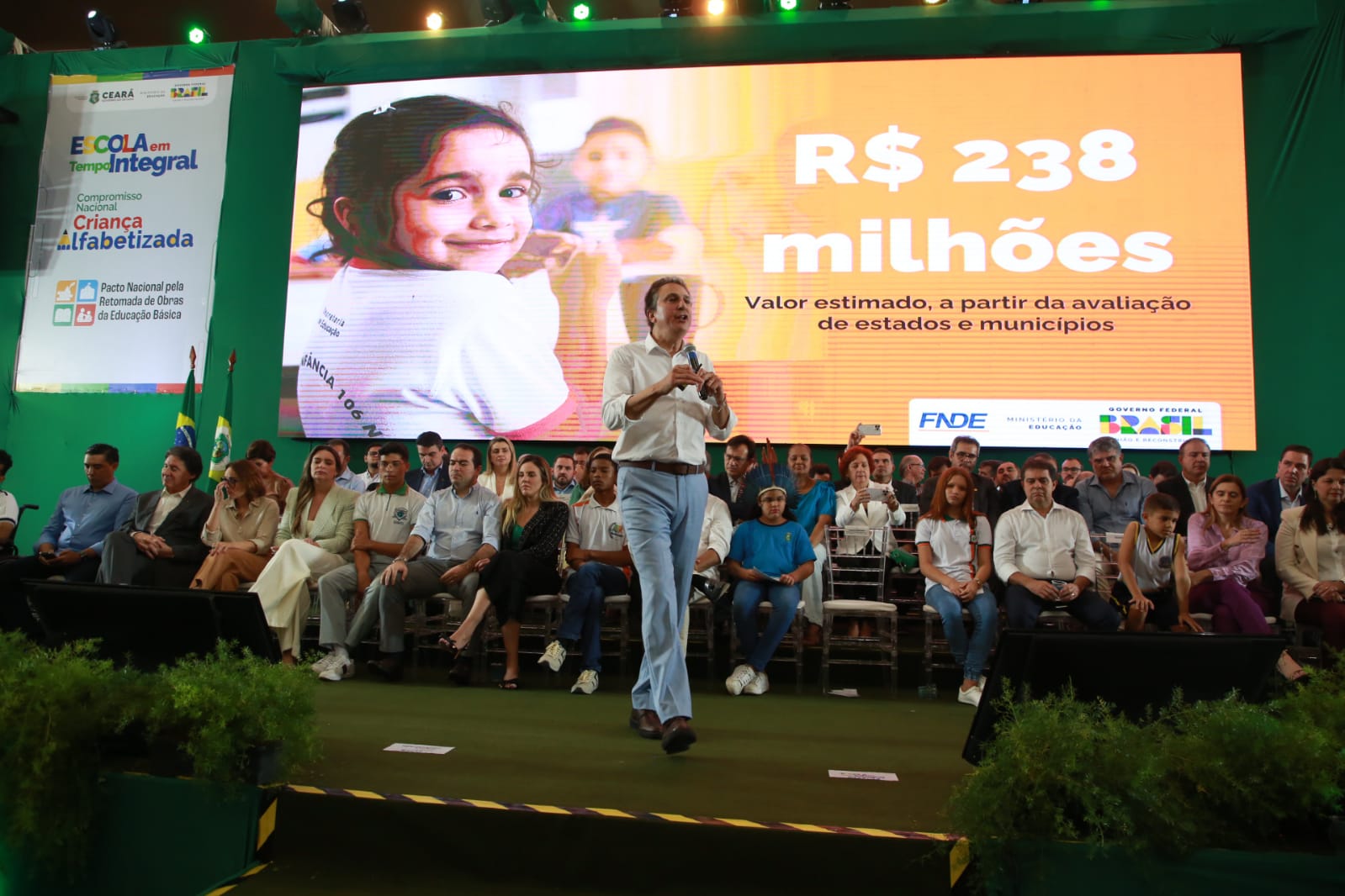 Ceará formaliza adesão aos novos programas do MEC — Ministério da Educação