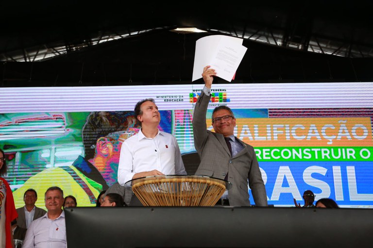 MEC anuncia mais investimentos para o IFPE — Ministério da Educação