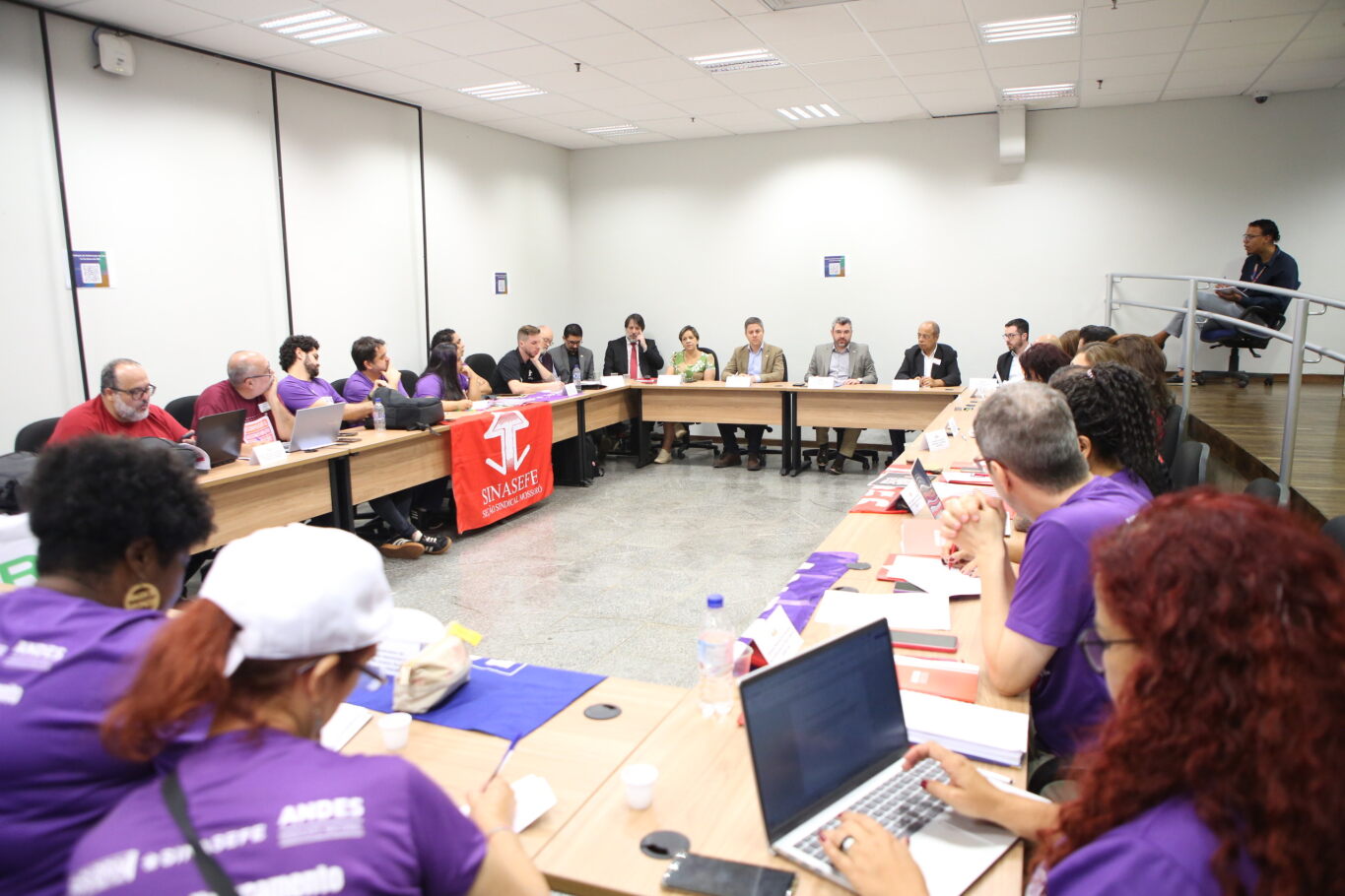 MEC apresenta novas propostas para servidores da educação — Ministério ...